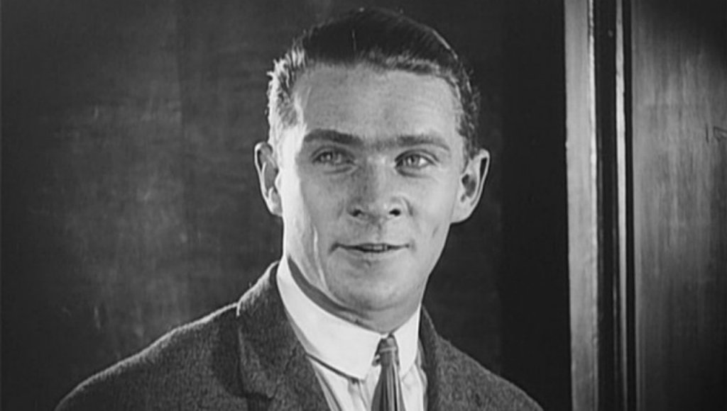 Miss Mend – Scifist.