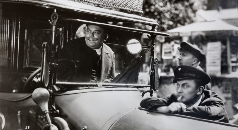 An Invisible Man Walks the City – Scifist.