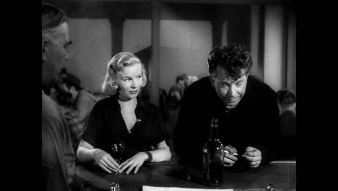 The Flying Saucer – Scifist.