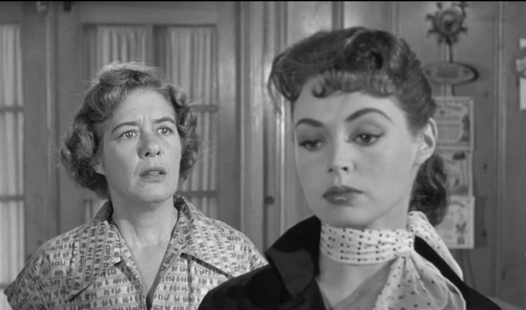 The Monster That Challenged the World – Scifist.