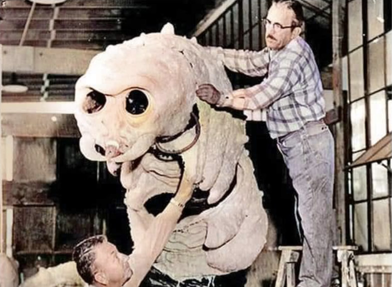 The Monster That Challenged the World – Scifist.