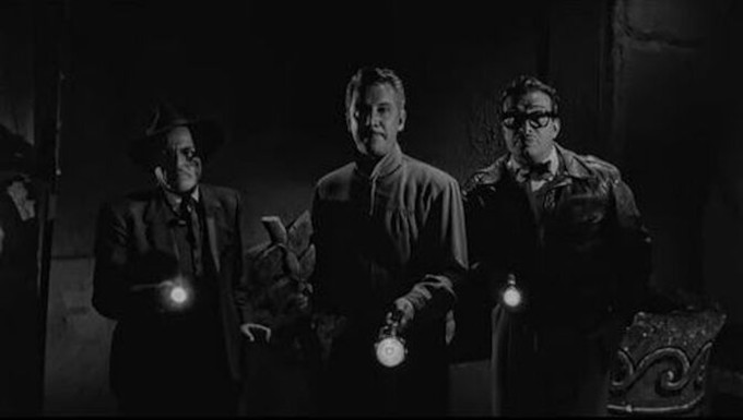 The Robot vs. the Aztec Mummy – Scifist.