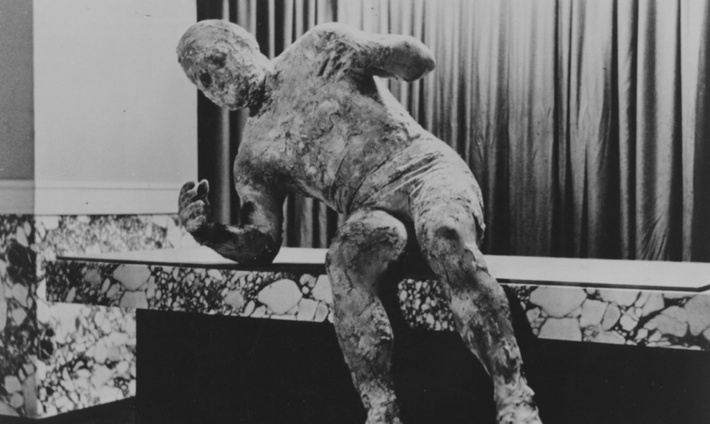 Curse of the Faceless Man – Scifist.