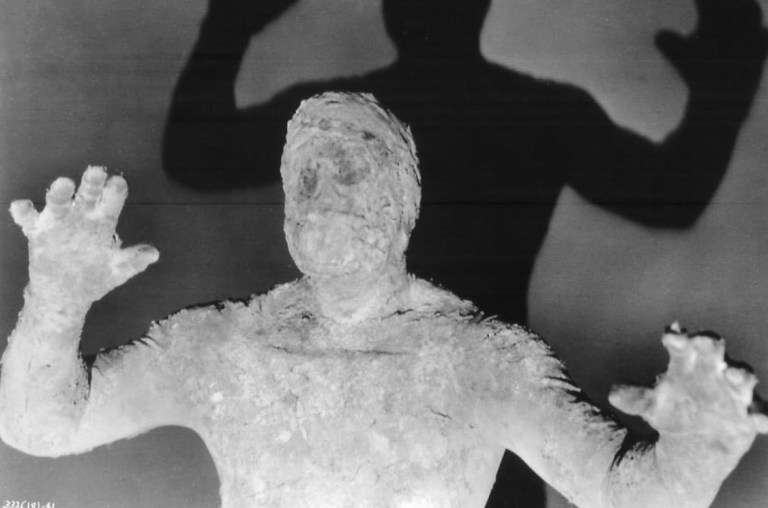 Curse of the Faceless Man – Scifist.